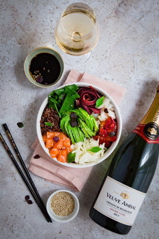 Recette Poke bowl de saumon et daurade et Crémant de Bourgogne | Veuve ...